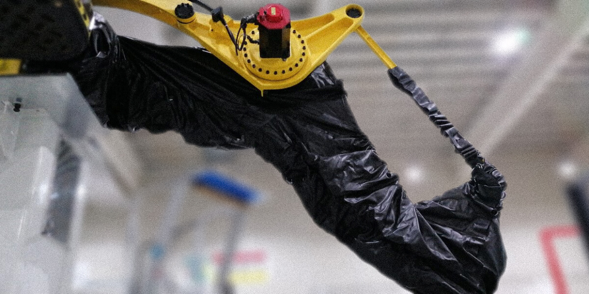 EVO PURE Protective cover for an industrial robot working with ...