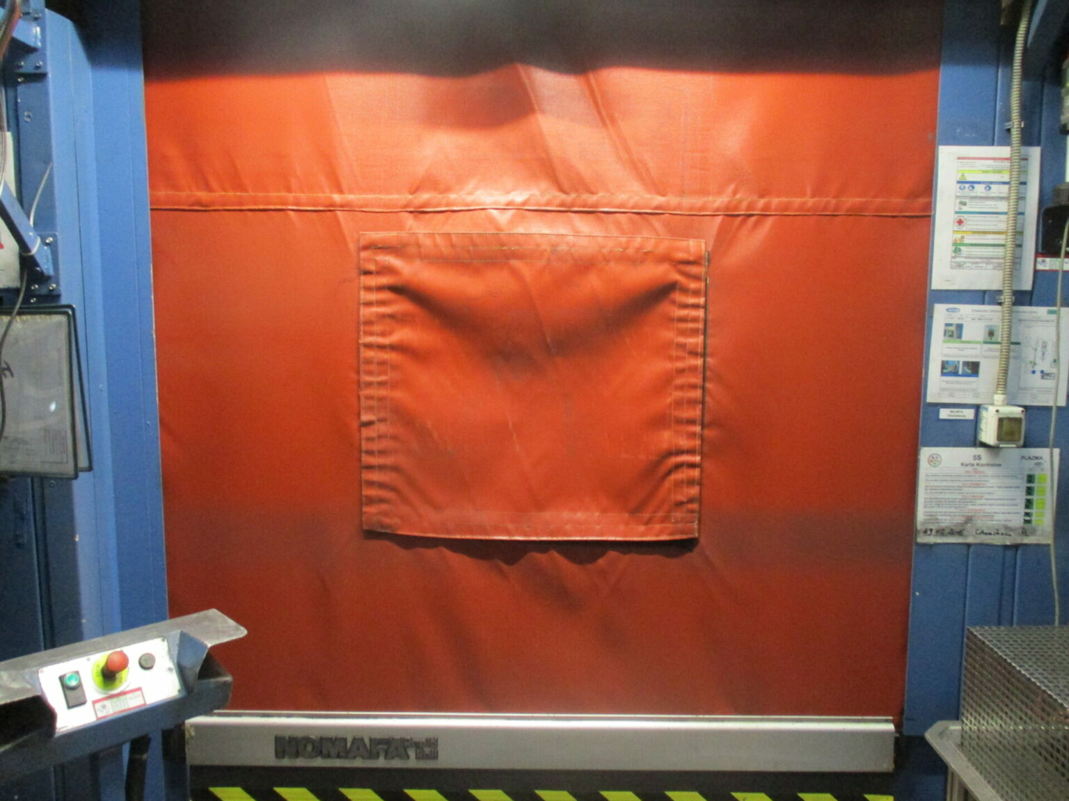 Welding curtains and covers for welding robots - Evotec